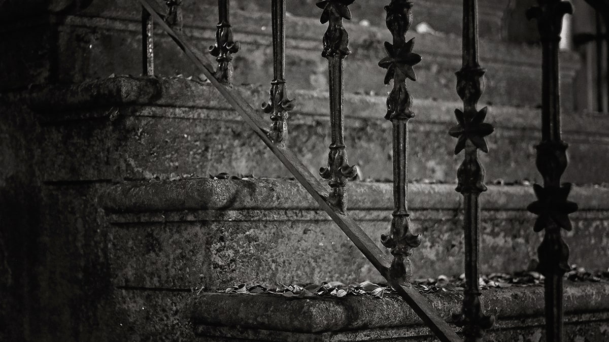 A Local's Guide to the Spookiest Savannah Ghost Tours - Savannah First ...